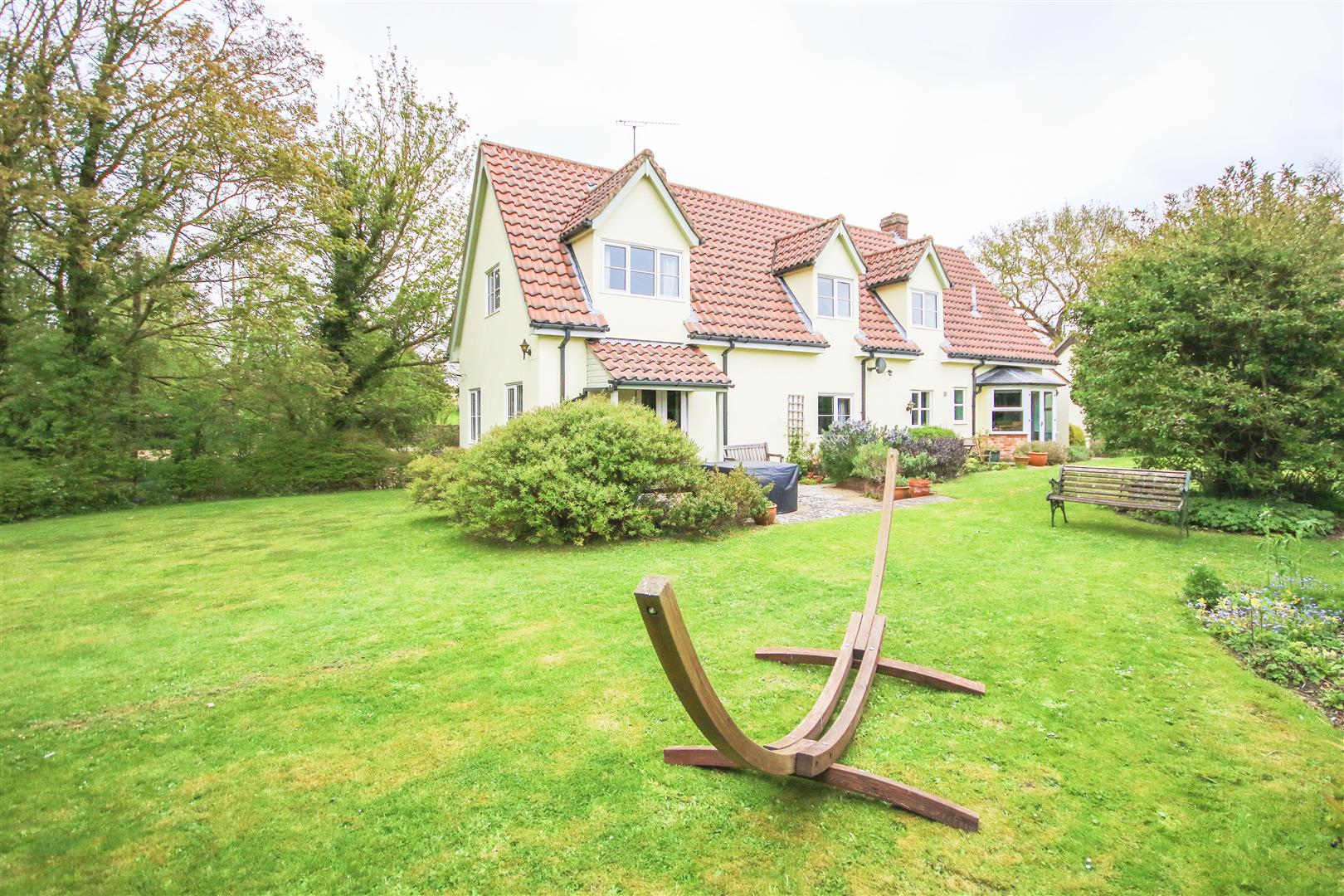 4 Bedroom to let in Lidgate - Cheffins Newmarket Office
